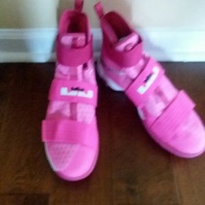 Nike | Shoes | Nikelebron James Breast Cancer Awareness | Poshmark